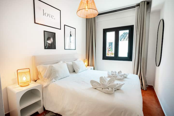 Bermeja Village | Picturesque Street Views + Beach - Marbella