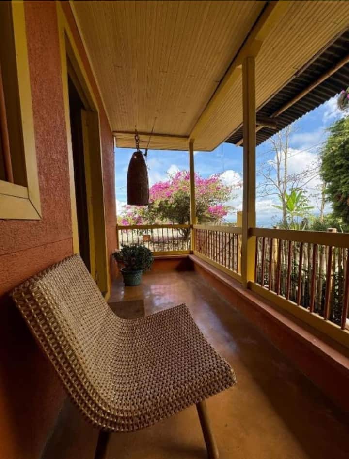 Casa Con Mirador Privado - Génova