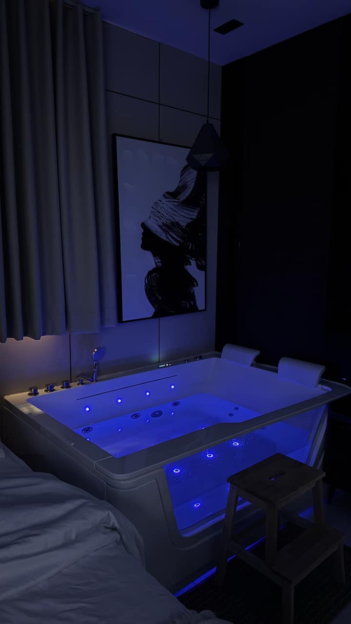 استديو مودرن مع جاكوزي ودخول ذاتي - Riyadh