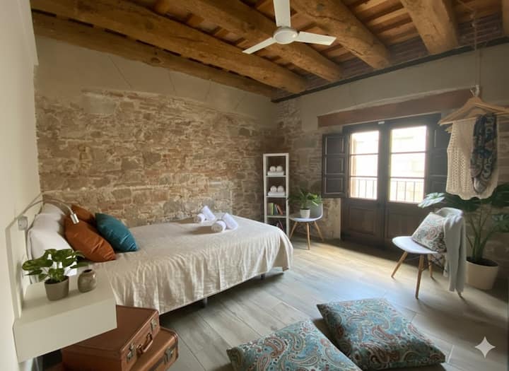 Nice 9-bedroom 6-bath Near Pl. Catalunya 18 Ppl - Badalona