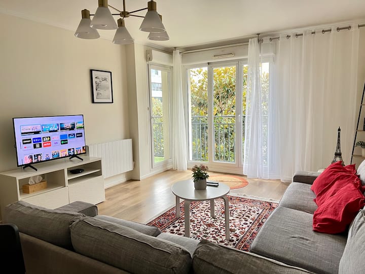 "Chez Vous" - 2 Chambres & Parking, Paris-bourget - Le Bourget