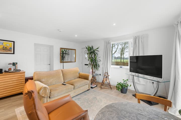 Pet-friendly Coastal Escape - Dundee