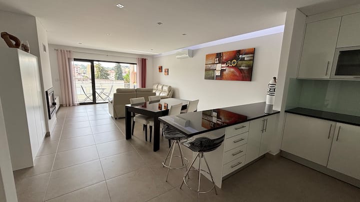 Grand Appartement De Standing Au Cœur De La Ville - Pombal