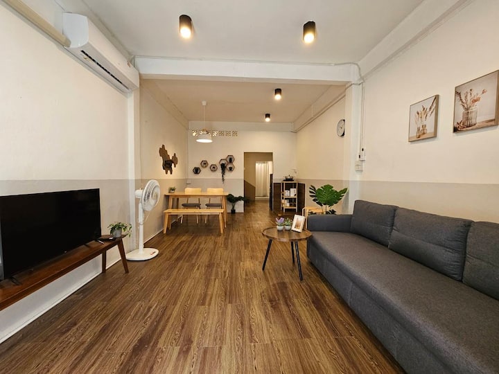 3br House @ Pratunam 5 Mins Walk Bts/arl Phayathai - Bangkok