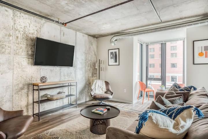 1br | 6th | Downtown | Rooftop Pool | Gym | Wi-fi - Minneapolis, MN