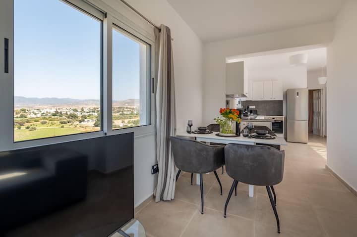 Hlioy - Sunlit Seaside Escape - Полис