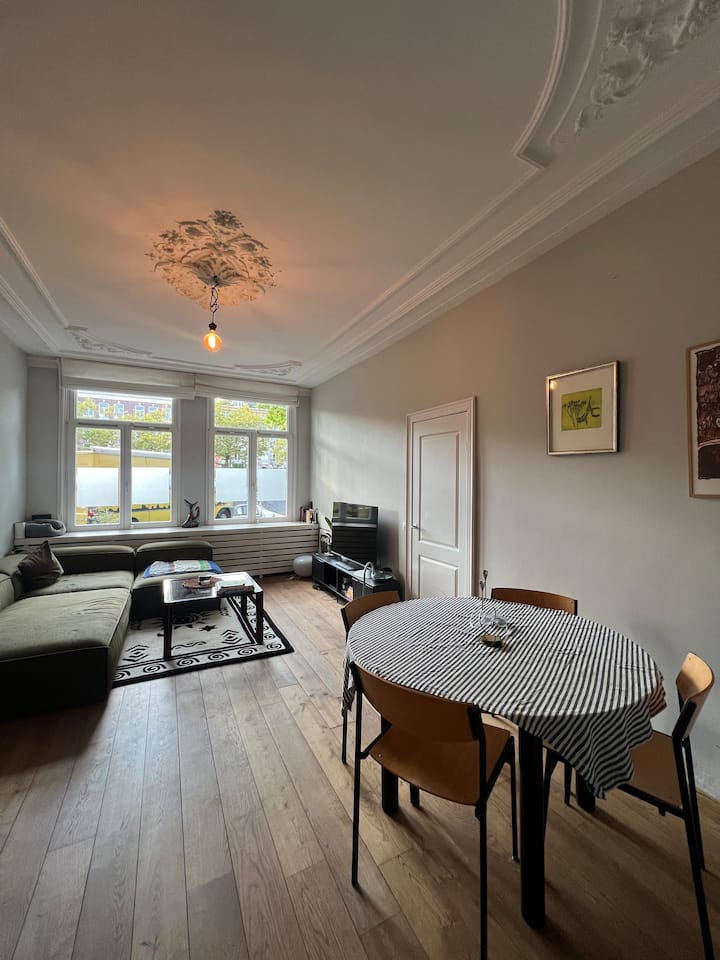 Charming Canal-view Apartment - Amsterdam