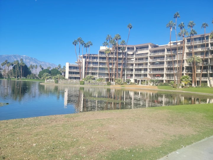 Stylish Comfort 2br Condo W/ Pool,golf & Mountains - Rancho Mirage, CA