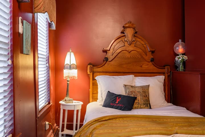 The Bordeaux (Room 2), Queen, 18+ Only - Provincetown, MA