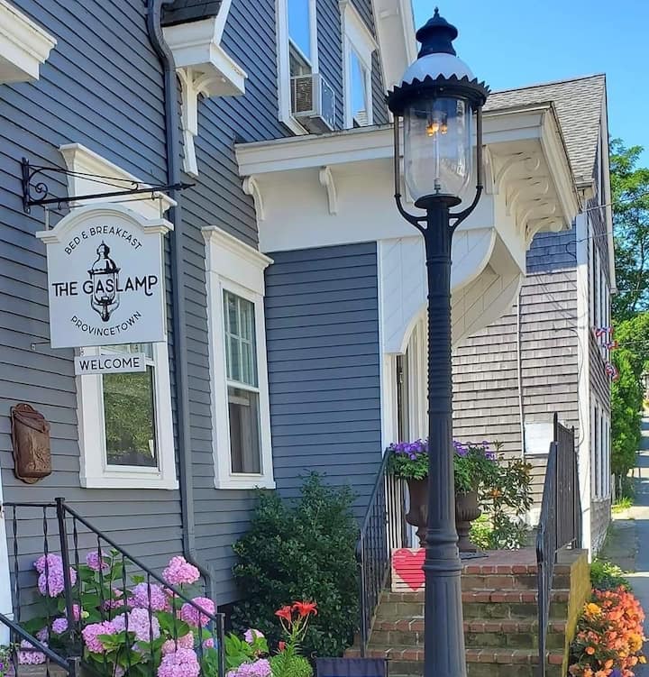 Queen, Hot Breakfast, Hot Tub, 18+ Only - Provincetown, MA