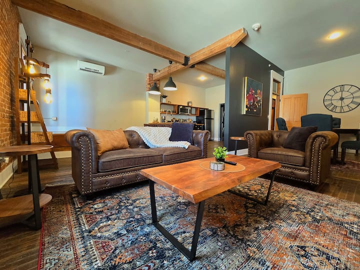 Free Parking, Hospital, King Bed, Convention - Spokane, WA