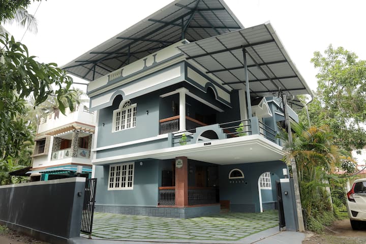 Akasha - Nila Heavens 2 Bhk Homestay (Top Floor) - Guruvayur