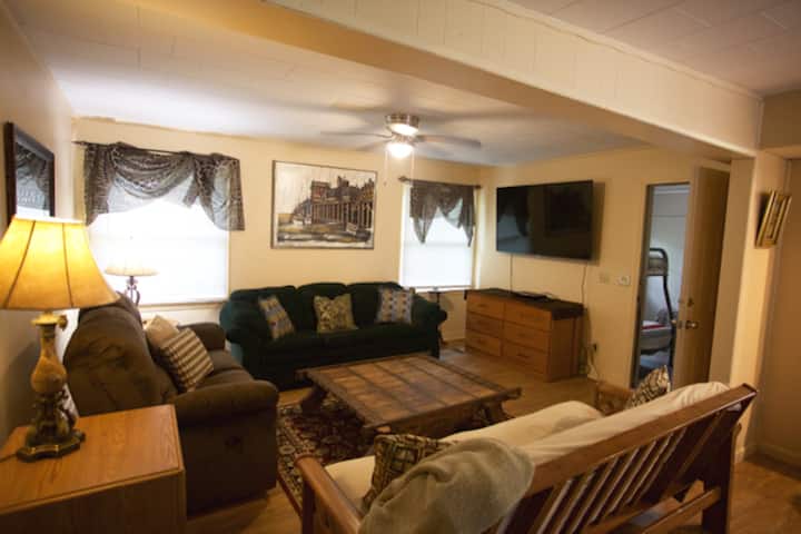 White River Full 4 Bd 2ba House - Eureka Springs, AR
