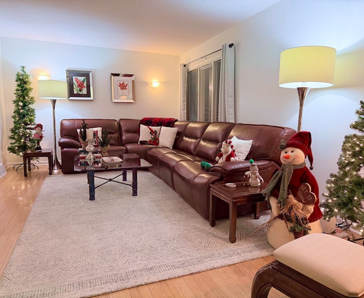 Winter Escape | Near Naval Base & Downtown - Lake Forest, IL
