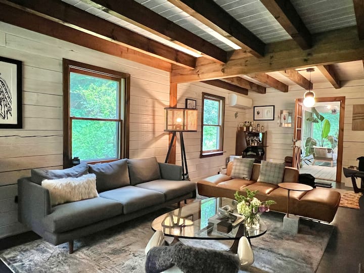 Design-forward Berkshires Cabin - Great Barrington, MA