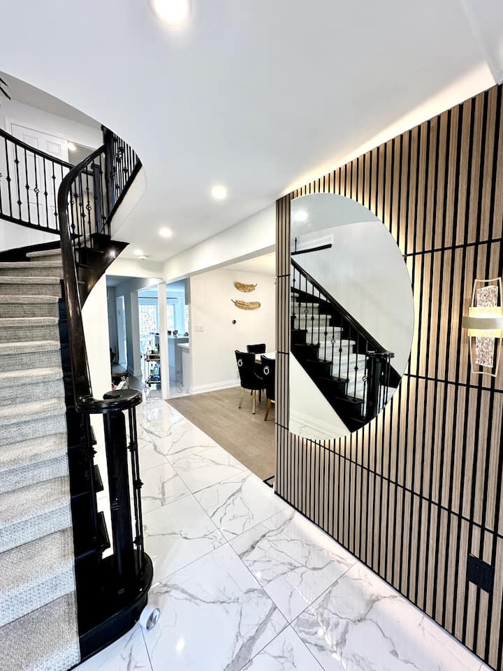 4 Beds 2.5 Bath Pvt. House/near Airport/near Sq. 1 - Mississauga