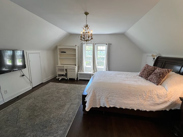 Charming Coastal House - Port Washington, NY