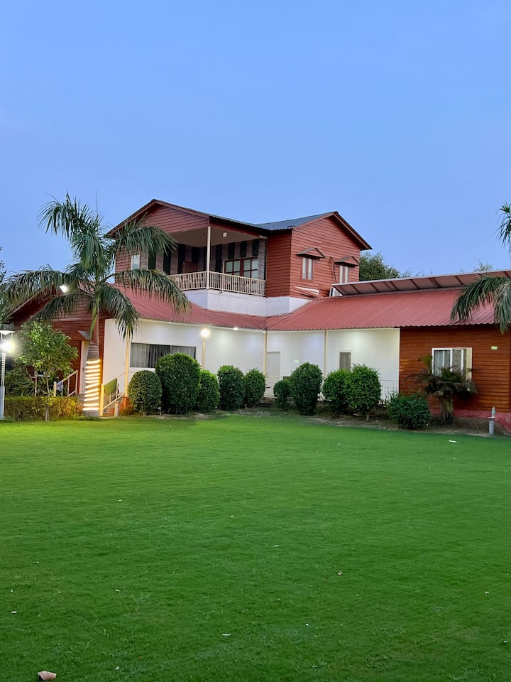 Luxurious Farmstay With Pool In Noida Sector 135 - Noida