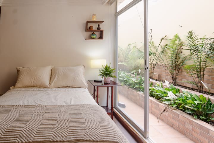 Cozy Loft | Downtown | 1 Block From Dining Area - Loja