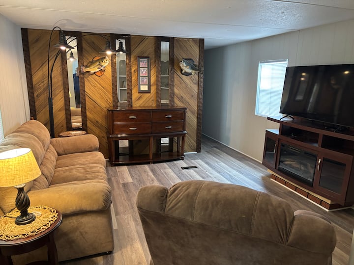 Winfield Retreat, Clarks Hill Lake Near Boat Ramp - Mistletoe State Park, Appling