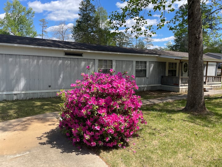 Cottage At Winfield Retreat : Vacation Rental - Mistletoe State Park, Appling