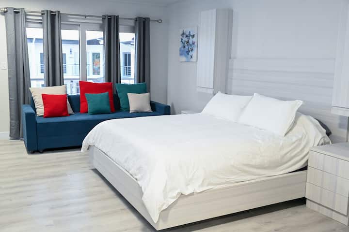 Goombay Smash Suite-cable Beach - Nassau