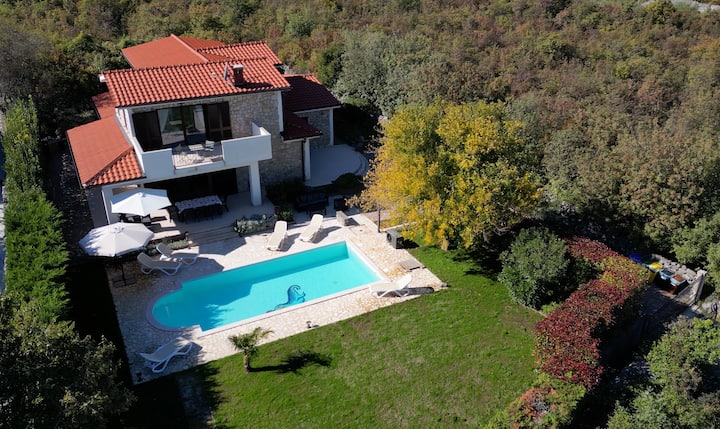 Villa Isa (5*): Heated Pool, Jacuzzi, Sauna - Krk