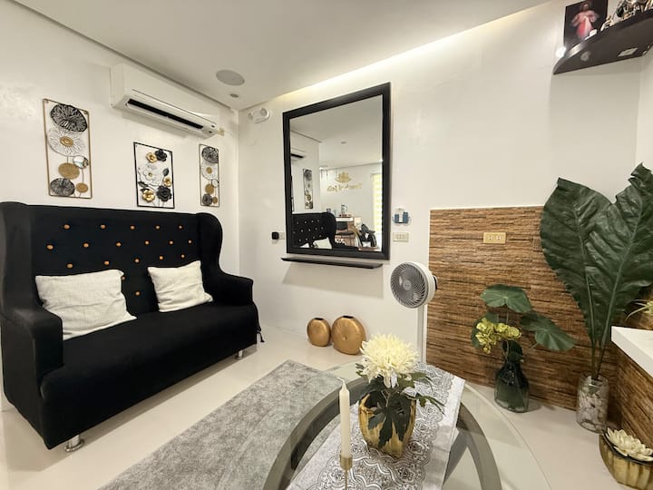 Stylish Home + Karaoke + Surround Sound + Bar - Mauban