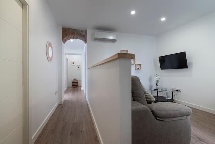 Modern Apartment In City Centre - Gibraltar