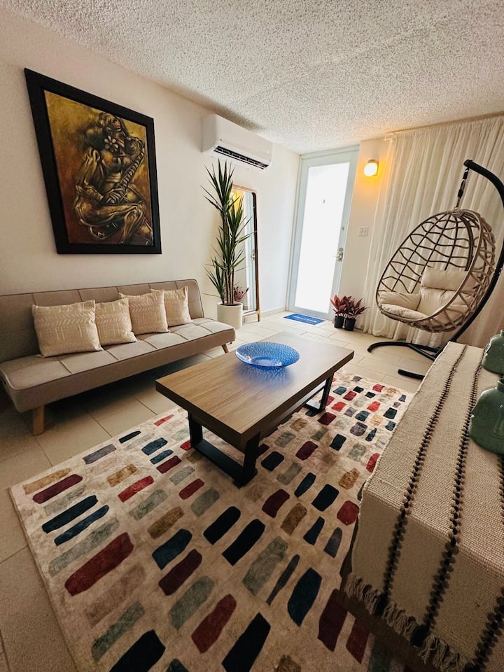 Levittown Full Apartment - Levittown