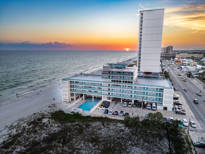 Fontainebleau Studio Great View Unit 220 - Panama City Beach, FL