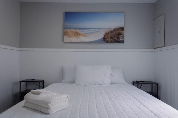 Captain's Quarters - Sandusky, OH