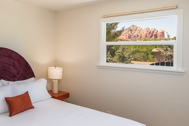 Modern Duplex For Groups • Deck W/ Views, Pets Ok! - Sedona, AZ
