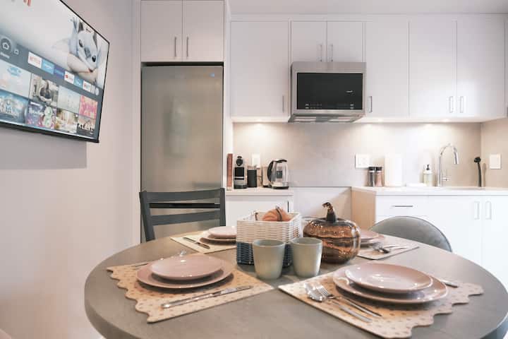Bright & Cozy 2br In West Point Grey - Vancouver