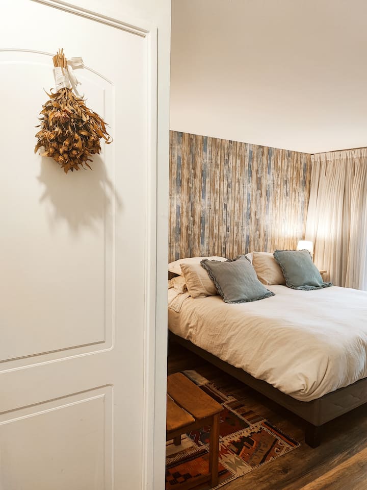 Depto. Amplio Y Familiar, Gran Ubicación + Piscina - Providencia