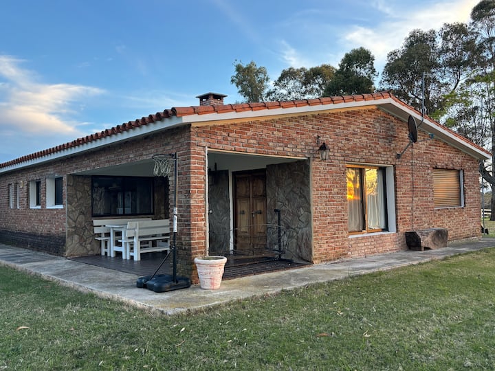 Casa De Campo Con Piscina - Atlántida
