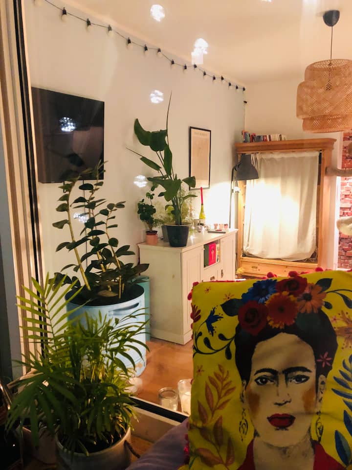 Ganzewohnung+balkon+garten/ 2 Stationen Zum Hbf - Cologne