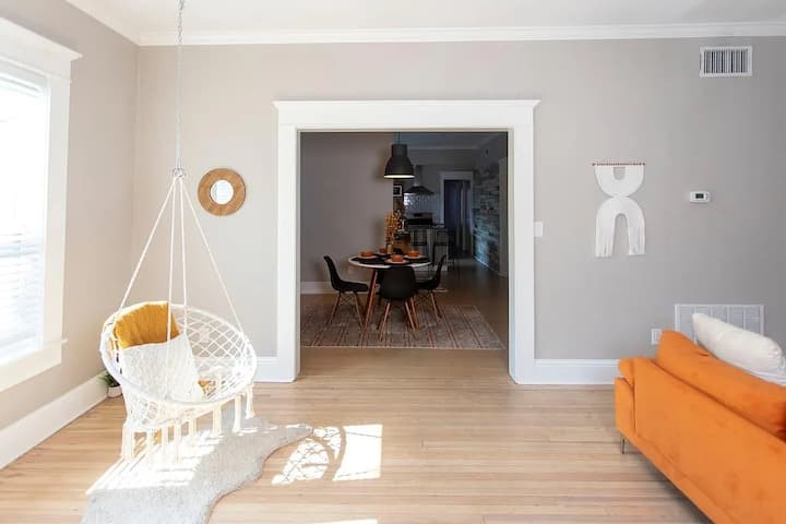 A Little Piece Of Bishop - Dallas, TX