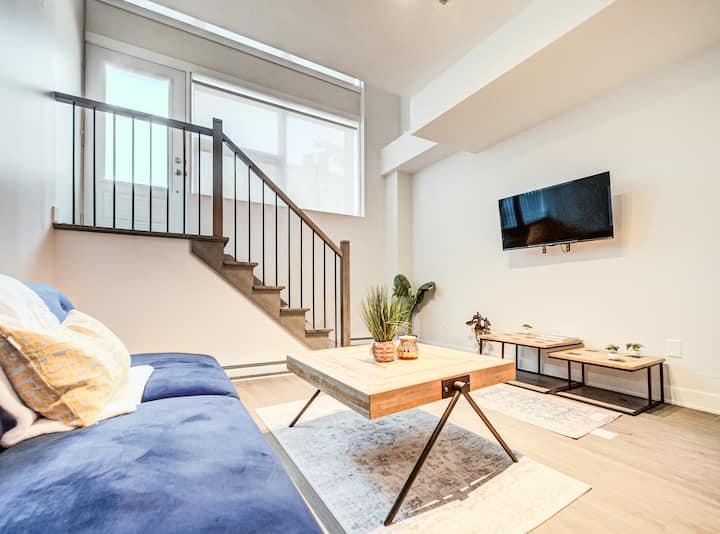 Cozy Luxury Townhouse Bell Center - Montréal, QC