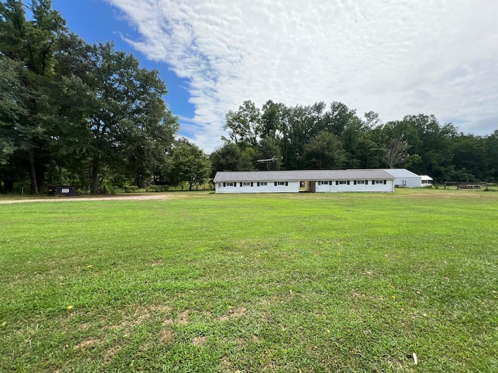 Kamau Farms Cottages: Unit - A - Dawsonville, GA