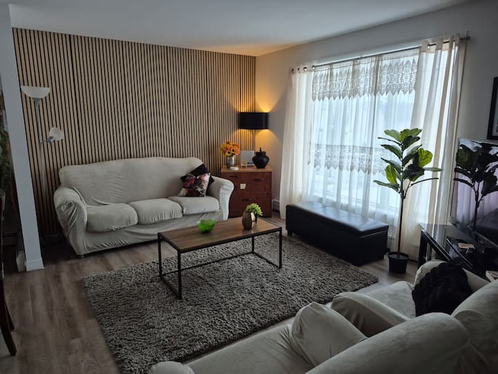 Maison Entiere 4 Chambres Grand Stationnement - Lévis