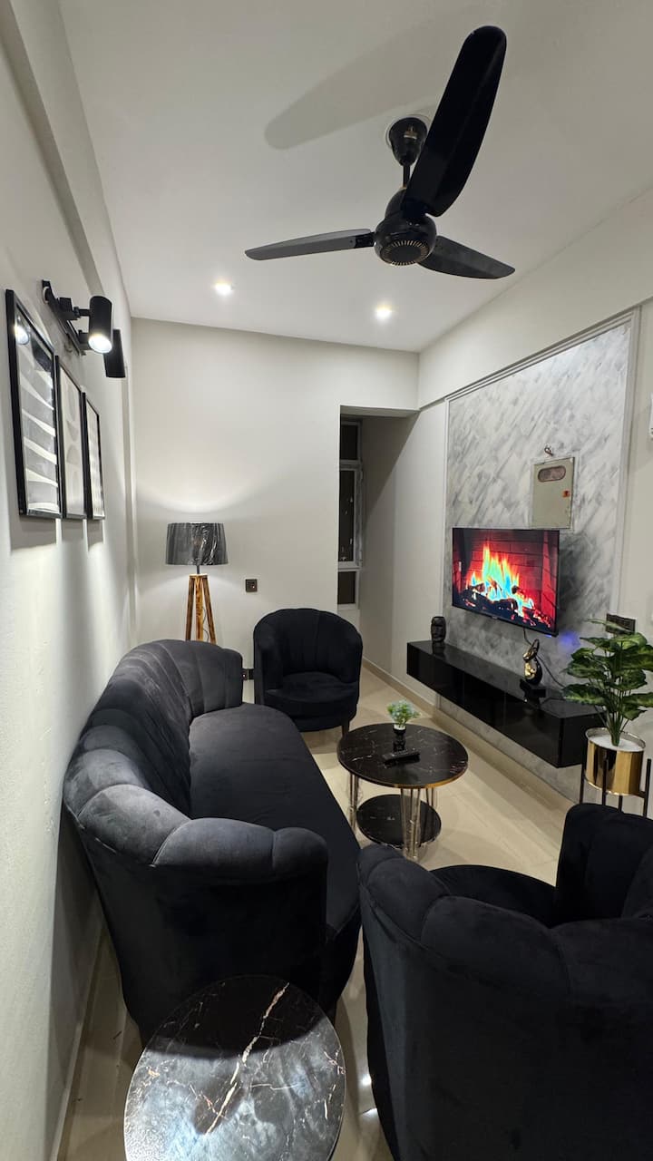 The B&w Studio | Dha Phase 7 Ext | Karachi - Karachi