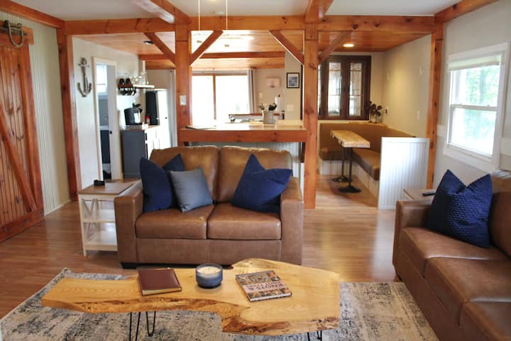 Charming 2-bedroom Lake Cottage - Sylvan Beach, NY