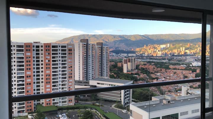 Charming City Flat • Great View - Medellín