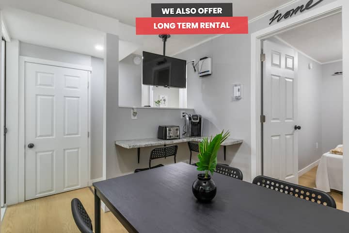 C19 A - Nice & Clean 1 Bedroom 100m Downtown - Moncton