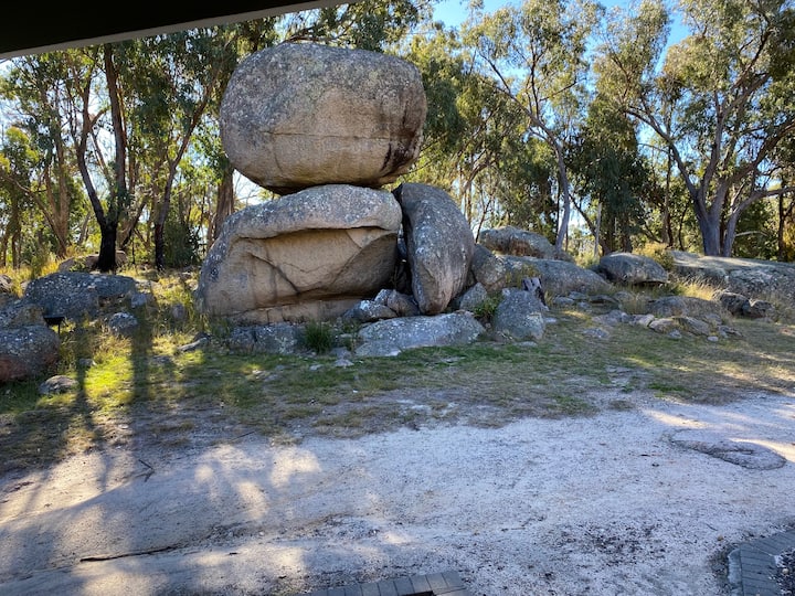 Summer Stay 2 Bedroom Apartment - Girraween National Park