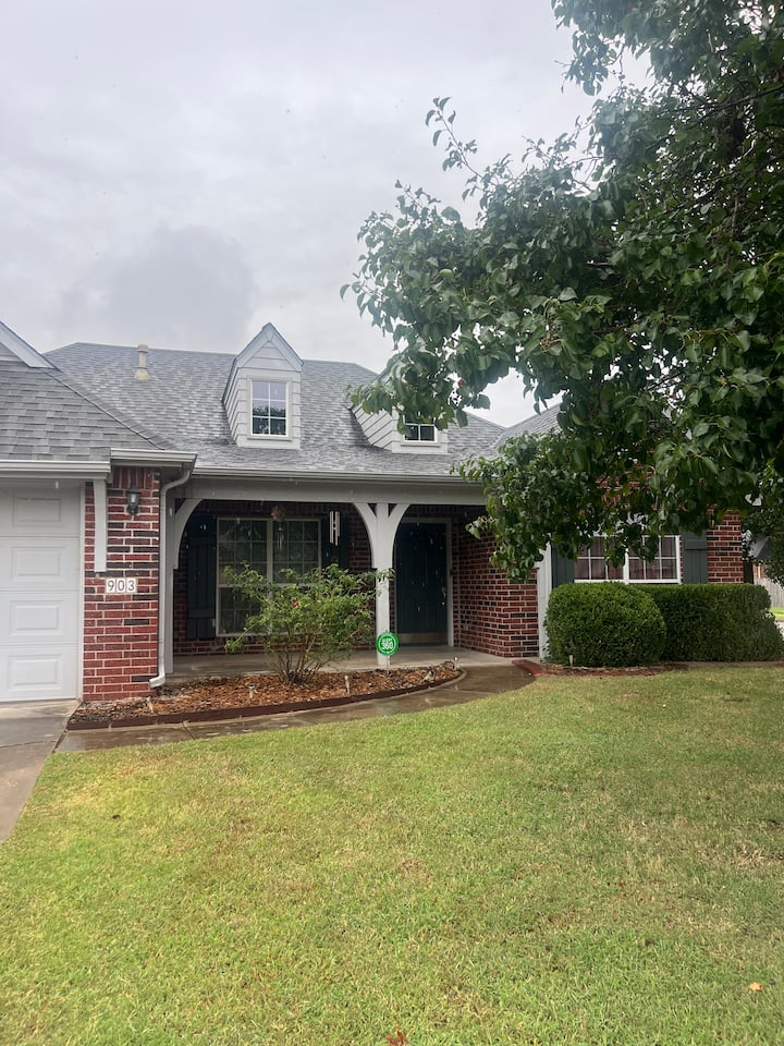 Jenks Comfort Cottage - Tulsa, OK