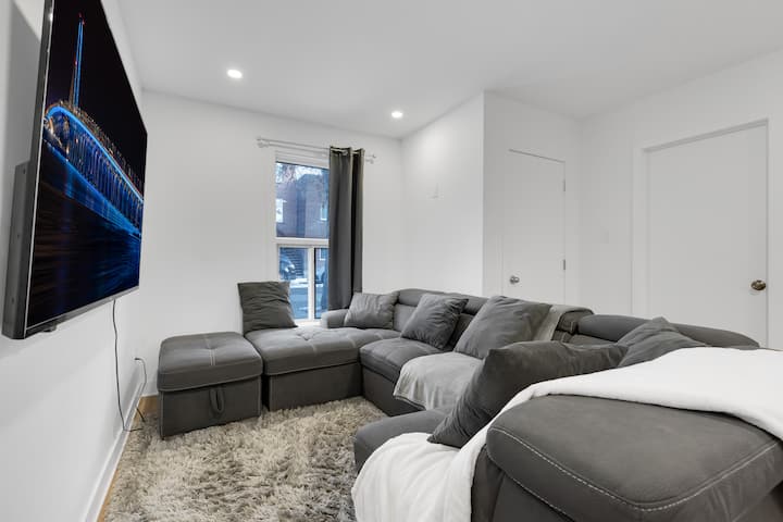 Huge 18 People 6br Apartment In Downtown Montreal - Montreal