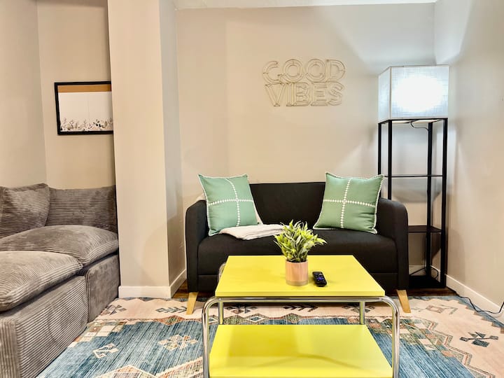 A Spacious Apartment Unit In The Heart Of Downtown - Sioux Falls, SD