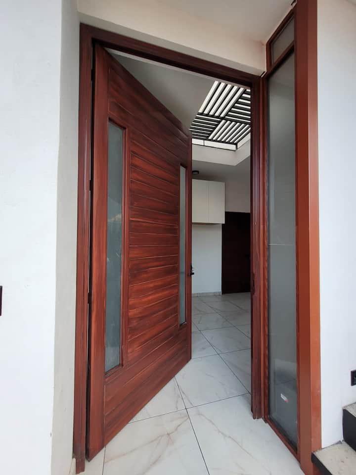 Abril; Departamento Completo - Uruapan